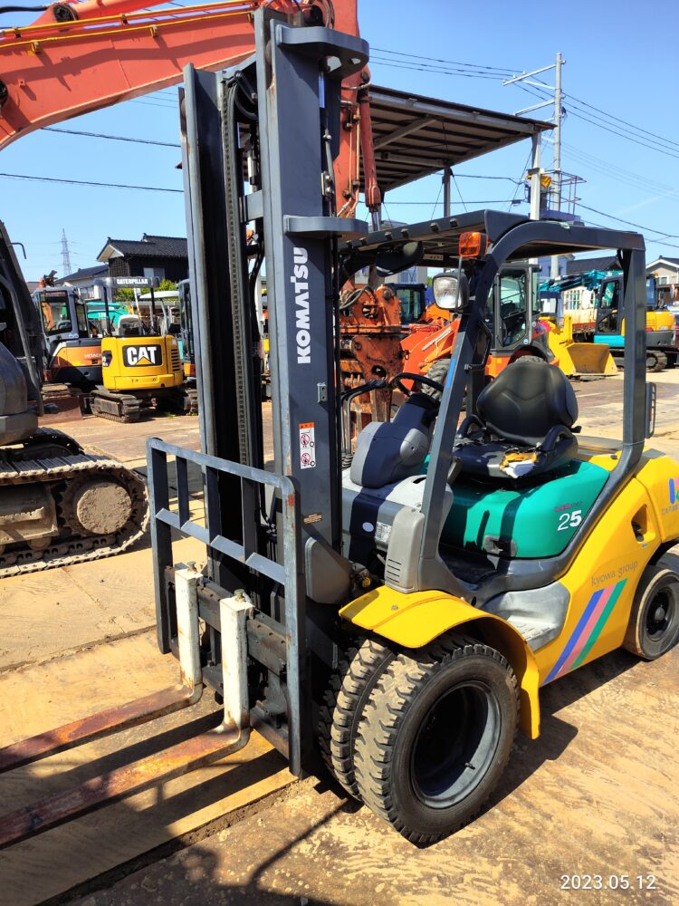 KOMATSU FG25T/ 2.5t/ G/ - Twopieces co.,Ltd